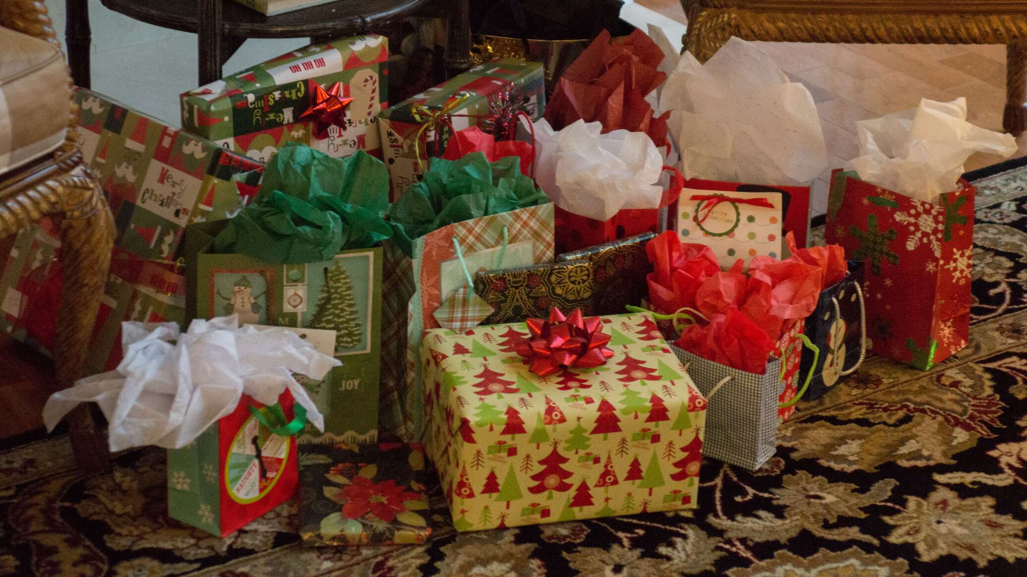 Детям-сиротам в Южной Осетии в преддверии Нового года оказали ...